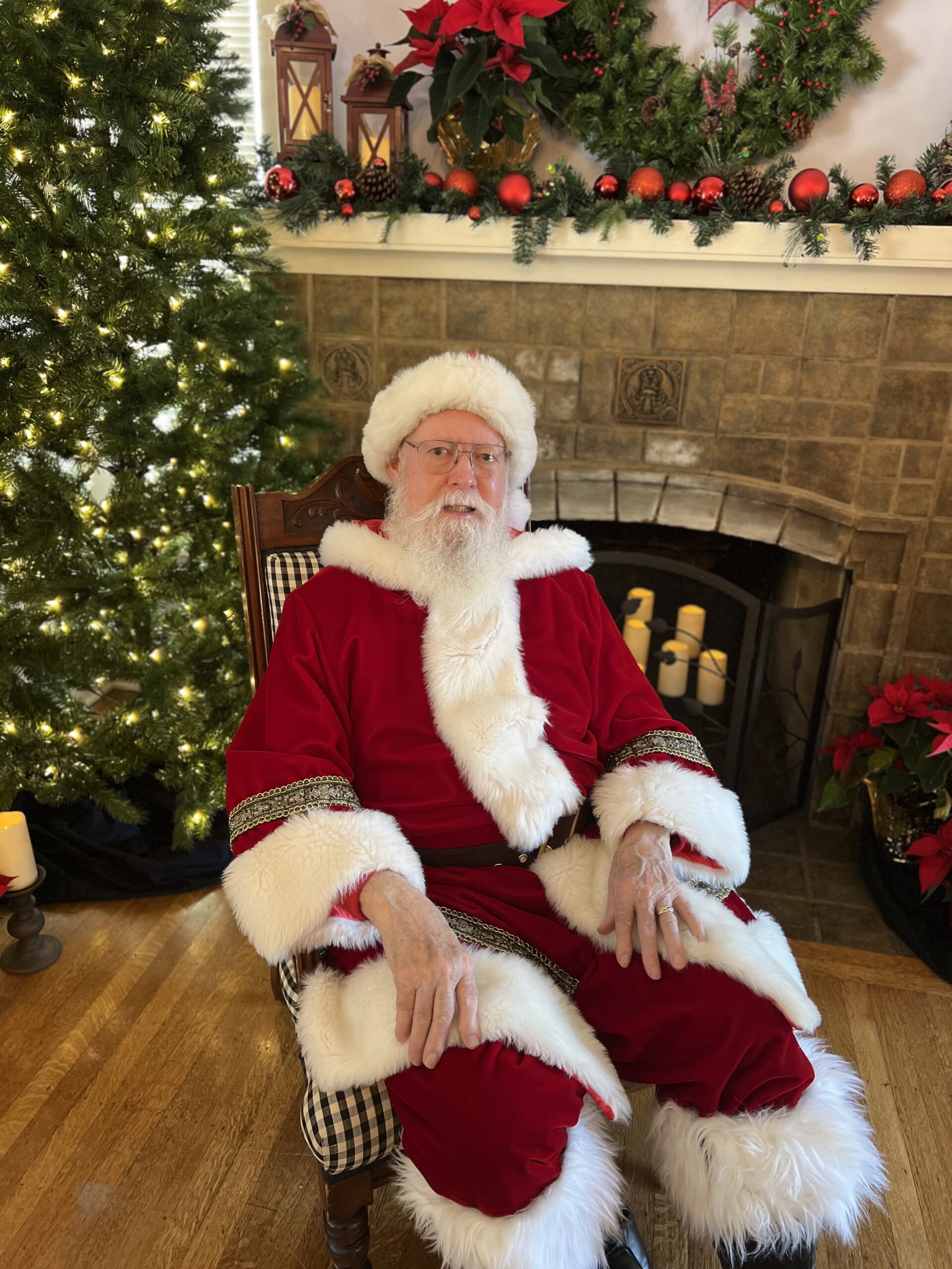 Capture Holiday Magic: Molbak's Santa At The Homeschool Supply Co